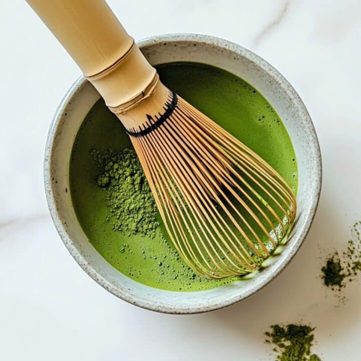 How to Make a Strawberry Matcha Latte That Tastes Amazing
