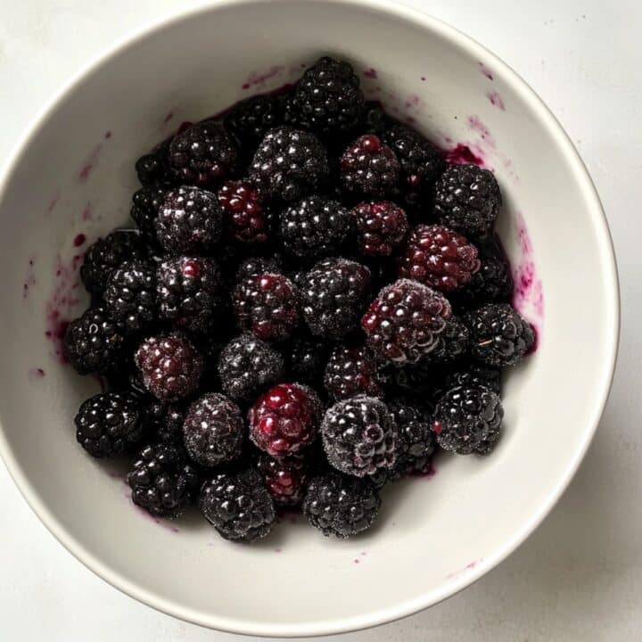 Easy Grandma’s Blackberry Cobbler Recipe with just 4 Ingredients